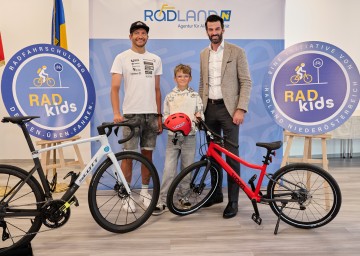 Neue Initiative „Radkids“ präsentiert: Sicherer auf zwei Rädern - Land ...